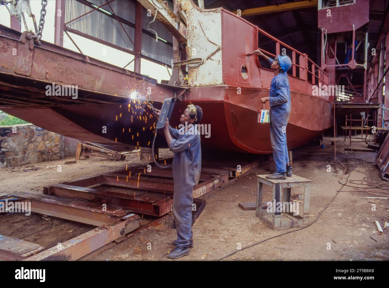 Tanzania - Welding work in the boat yard in the port of Dar-es-Salaam ...