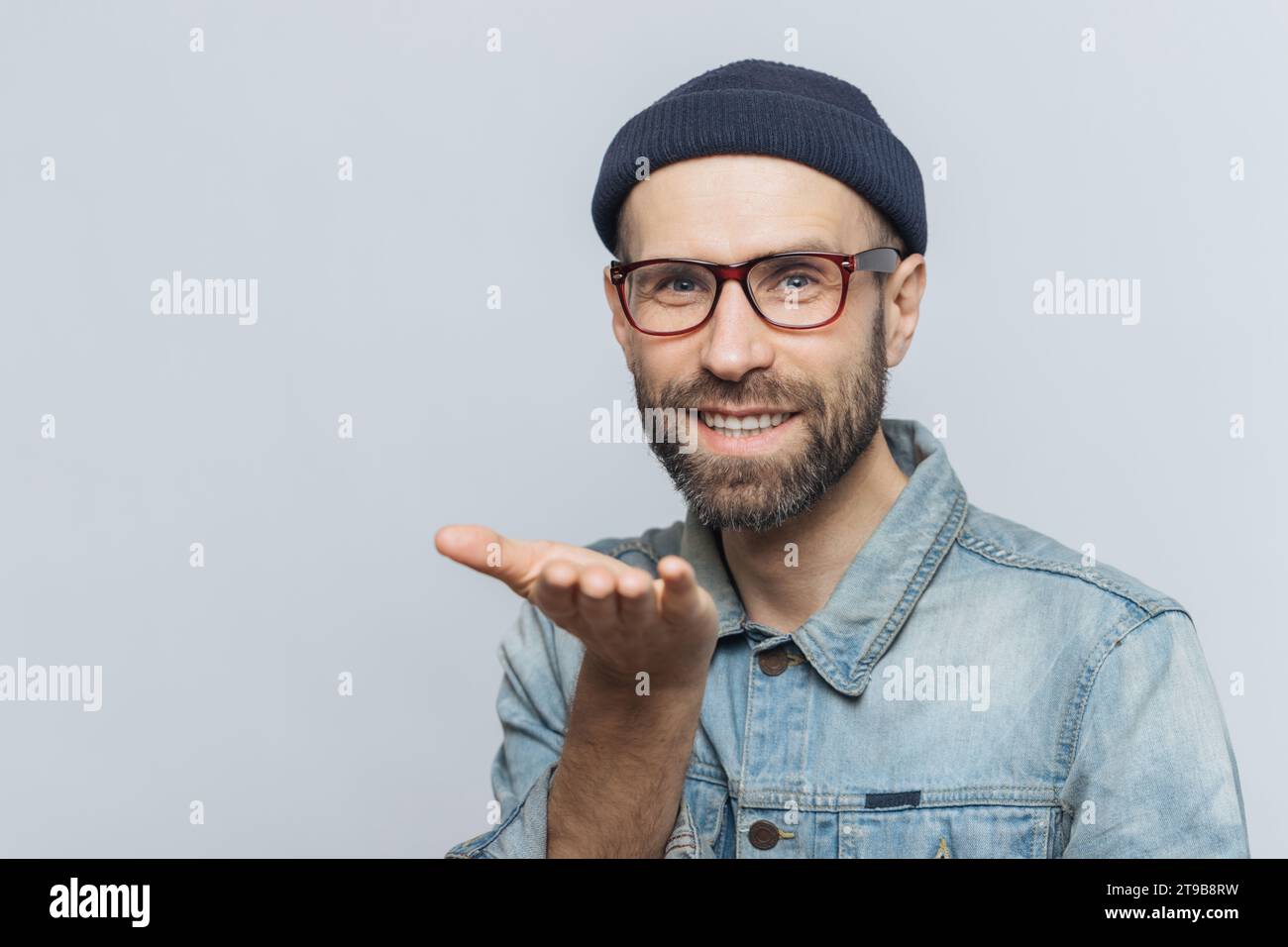 Product explanation hi-res stock photography and images - Alamy