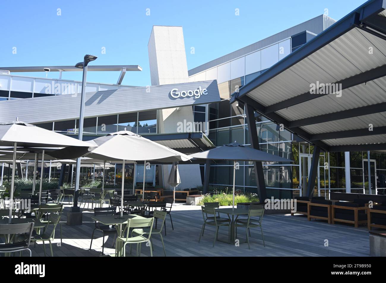 1600 amphitheatre parkway hi-res stock photography and images - Alamy