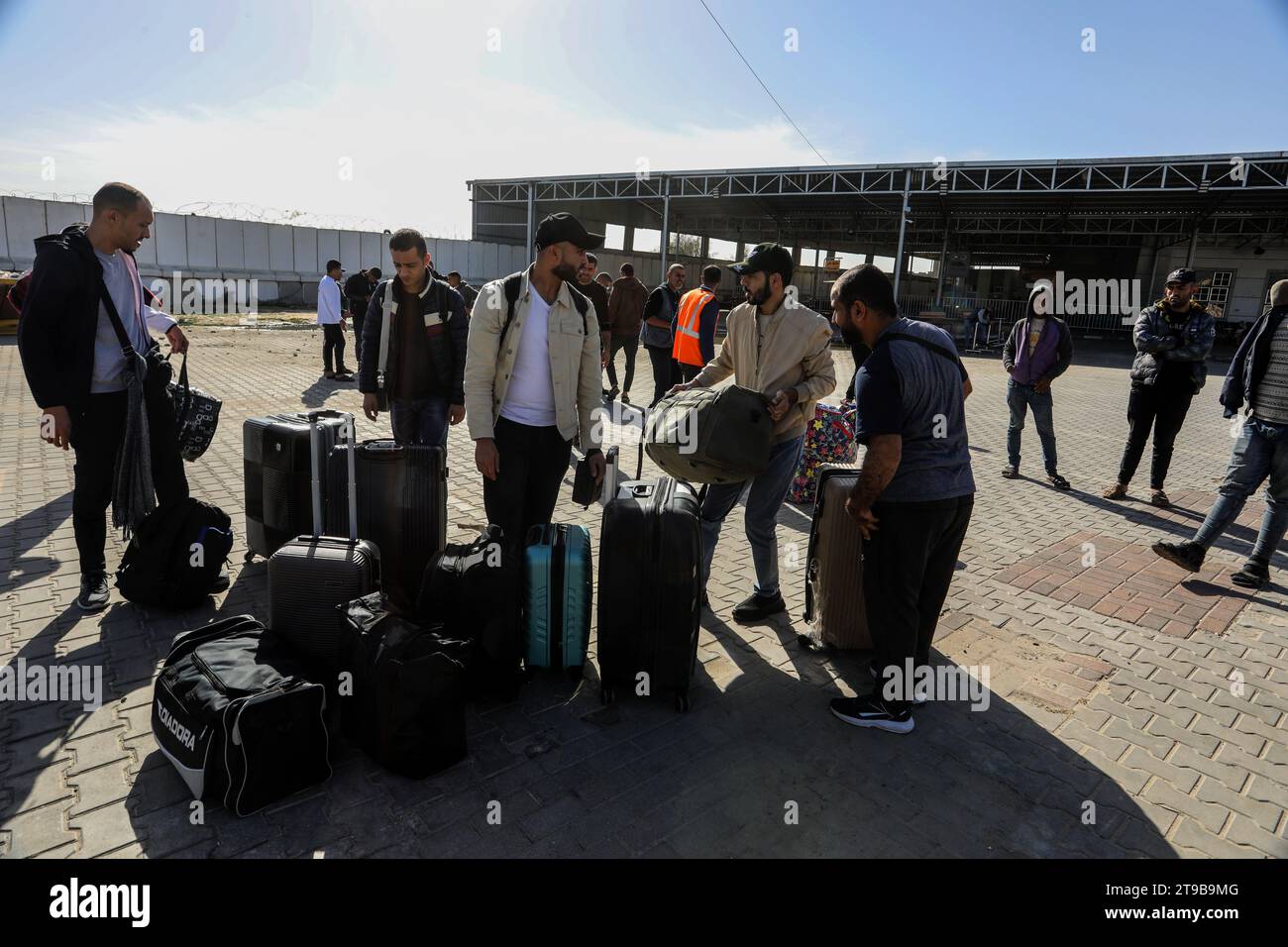 Rafah, Palestinian Territories. 24th Nov, 2023. Stranded Palestinians ...