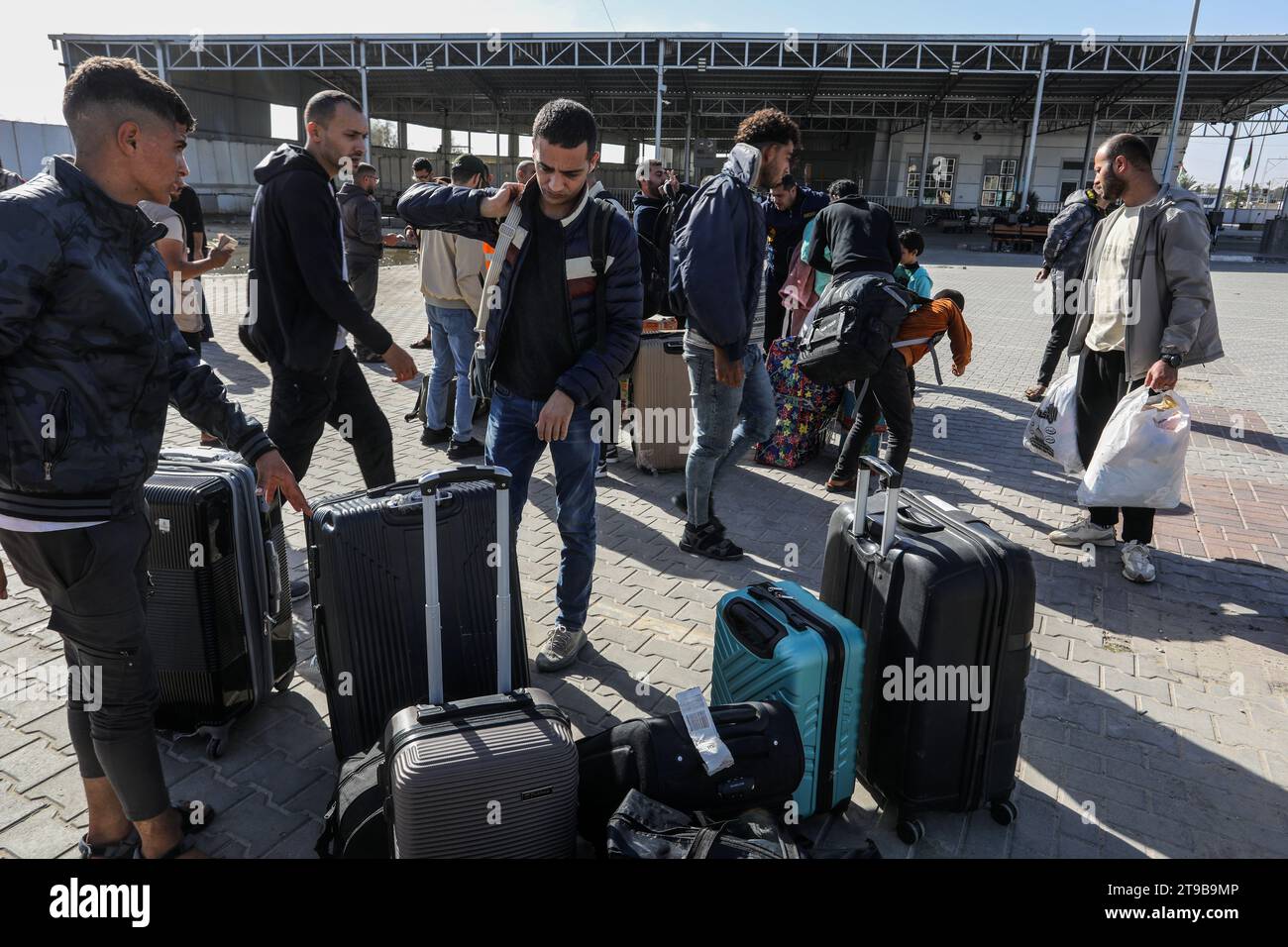 Rafah, Palestinian Territories. 24th Nov, 2023. Stranded Palestinians ...
