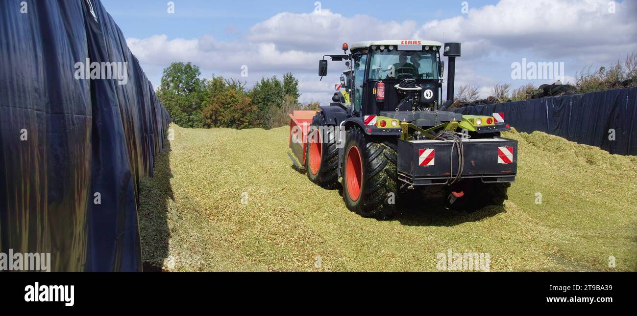 Bauernhof mit biogasanlage hi-res stock photography and images - Alamy