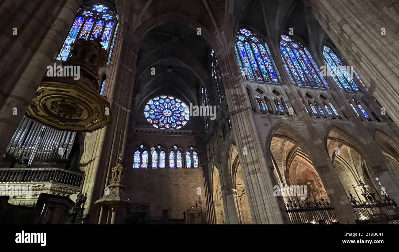 Interior of the Cathedral of León Stock Photo - Alamy