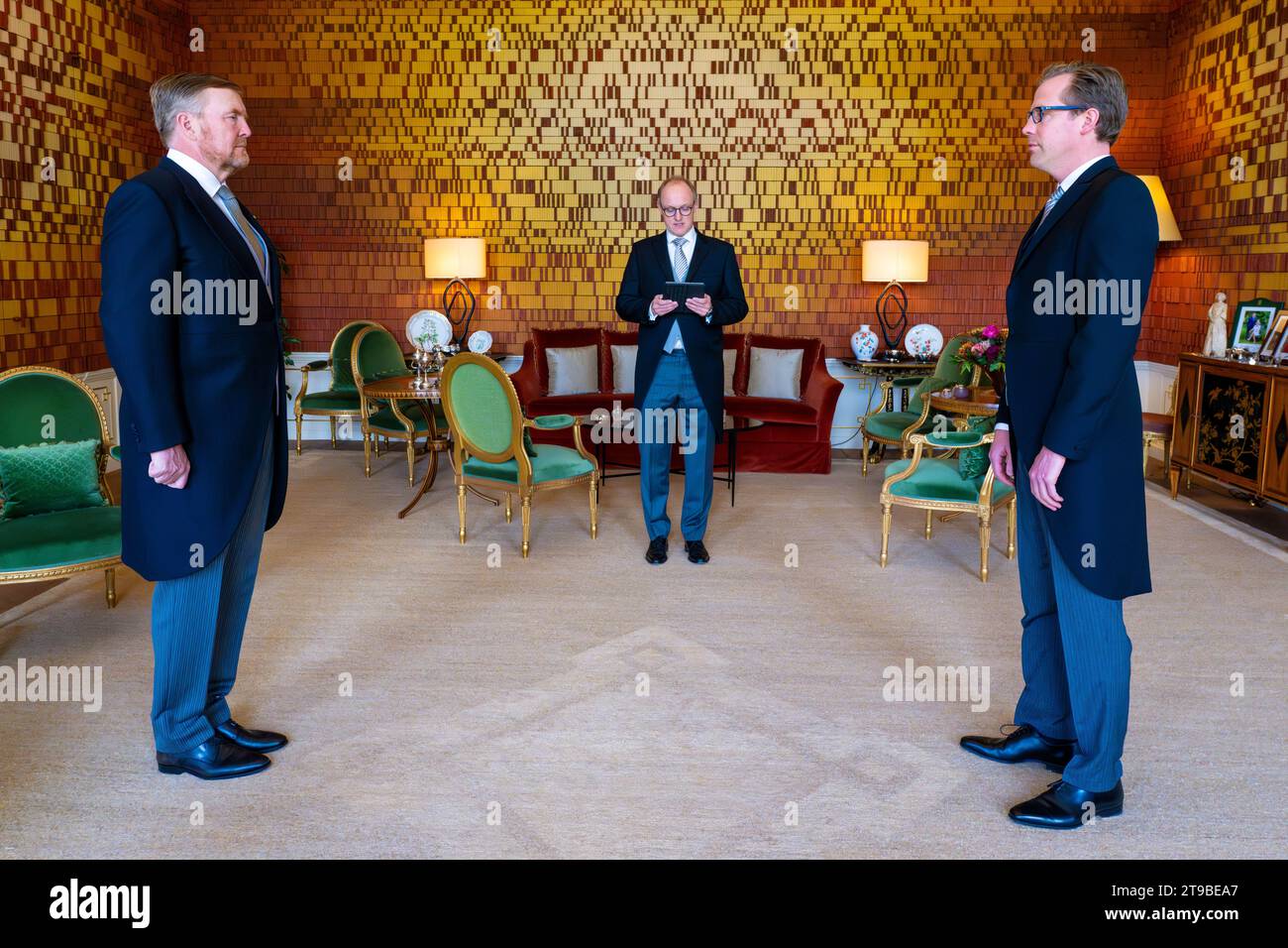 THE HAGUE - King Willem-Alexander (L) has sworn in Christophe van der ...