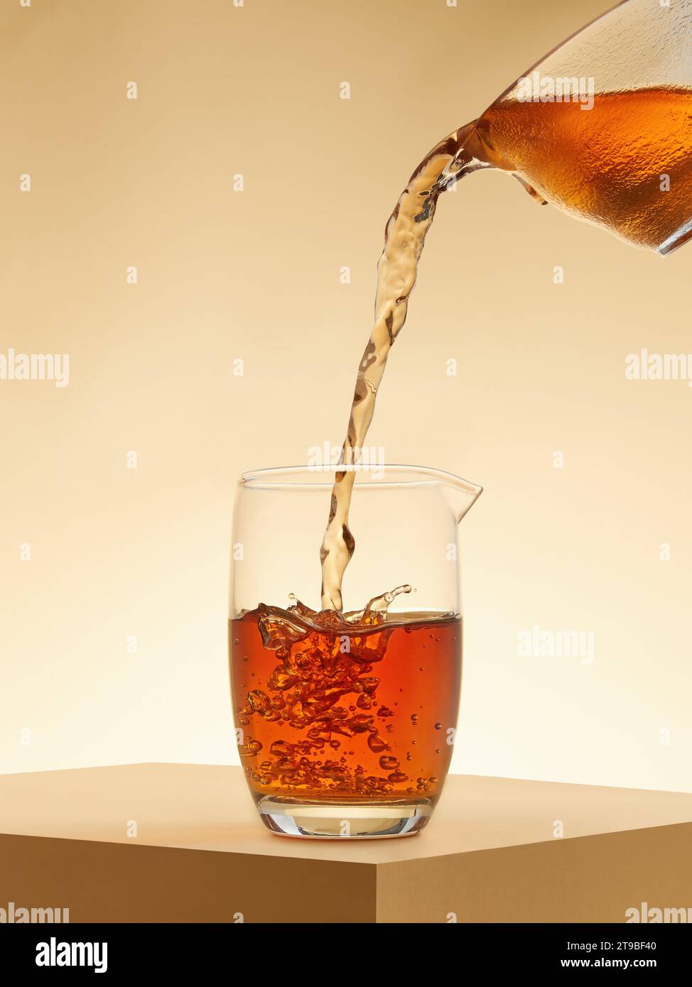 Beautiful images of wine glasses, high quality photos of wine glasses ...