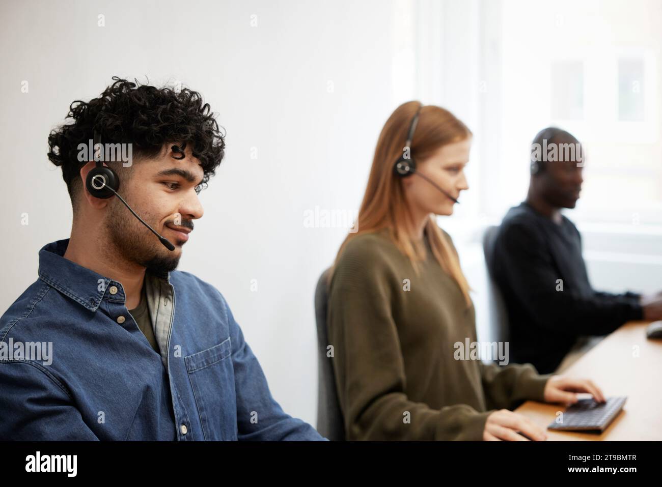 Workplace communication hi-res stock photography and images - Alamy