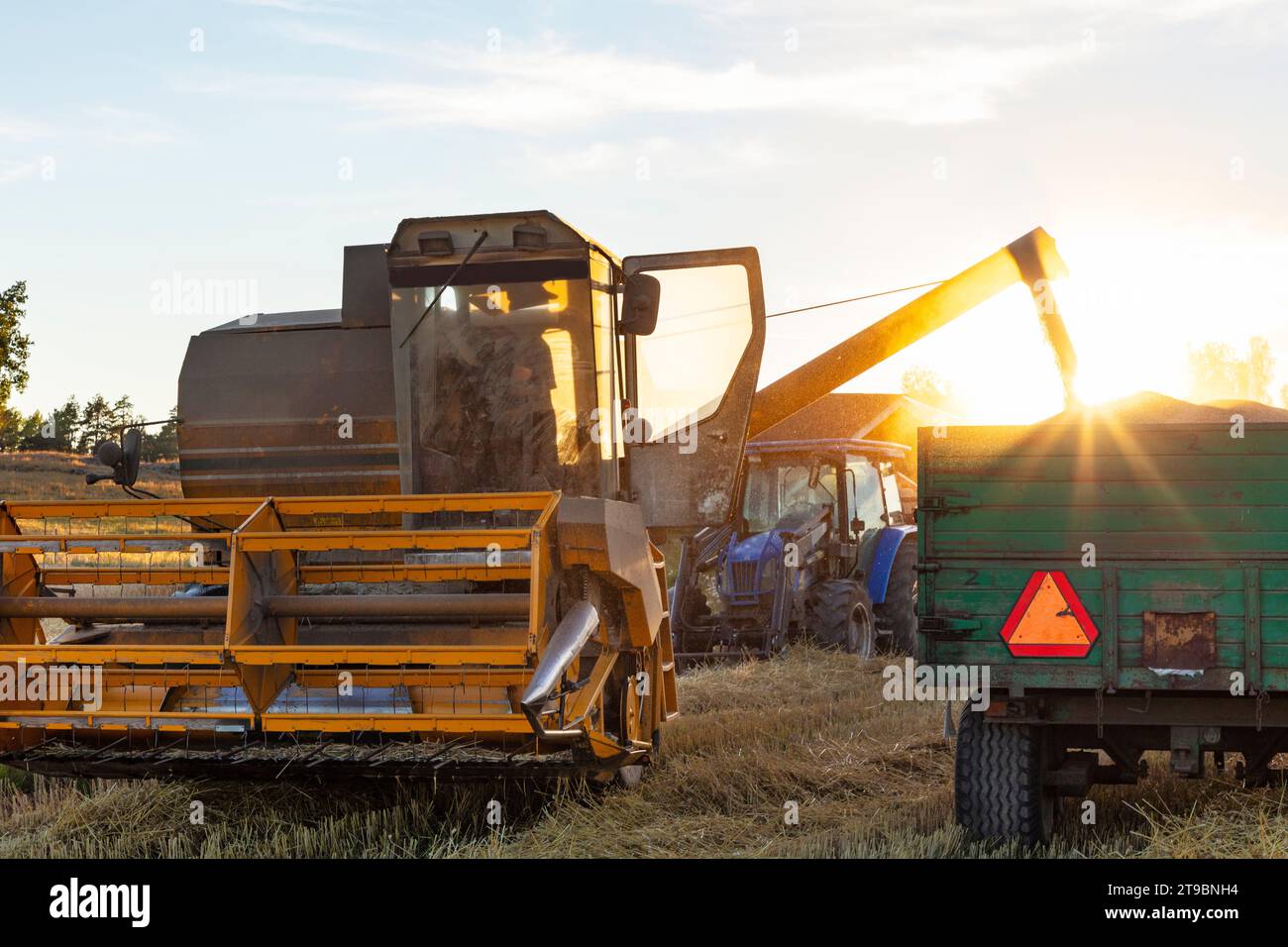 Harvest vehicle hi-res stock photography and images - Alamy