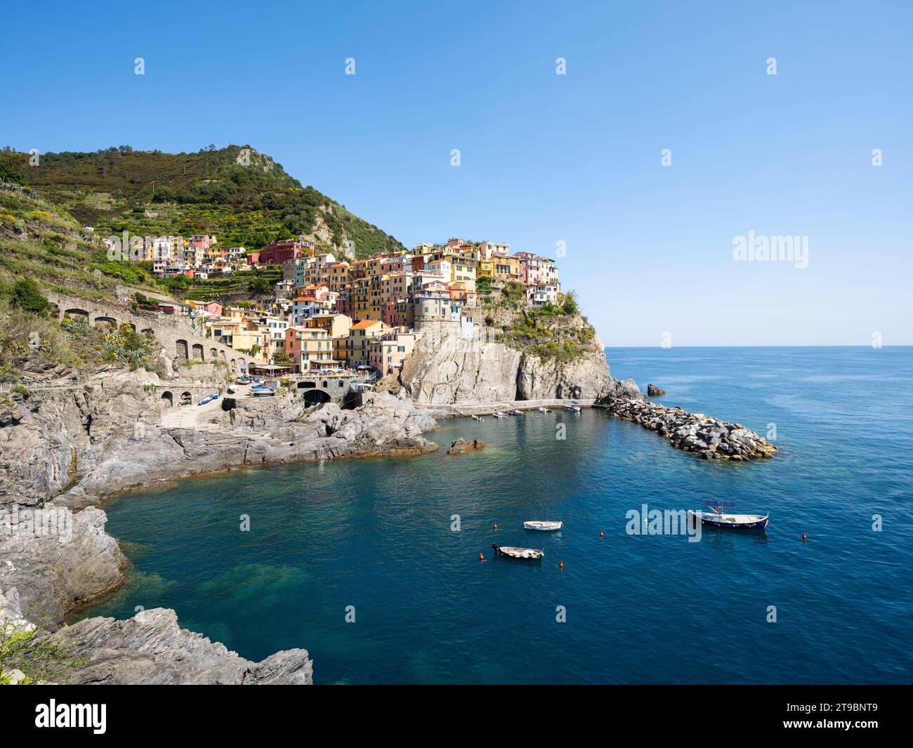 Residential apartment buildings on seaside hi-res stock photography and ...