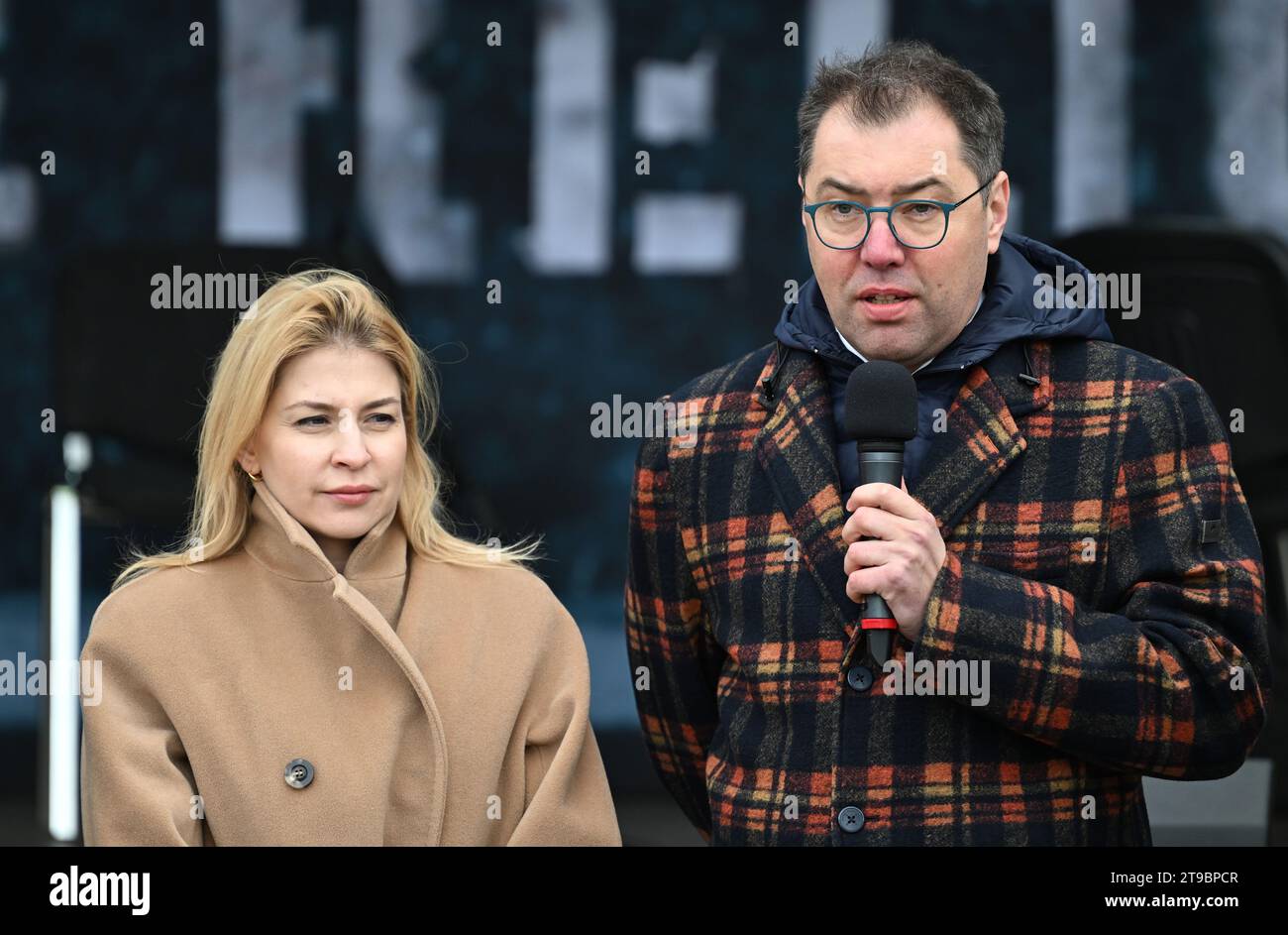 Berlin, Germany. 24th Nov, 2023. Oleksiy Makeyev (r), Ambassador of Ukraine to Germany, speaks ...