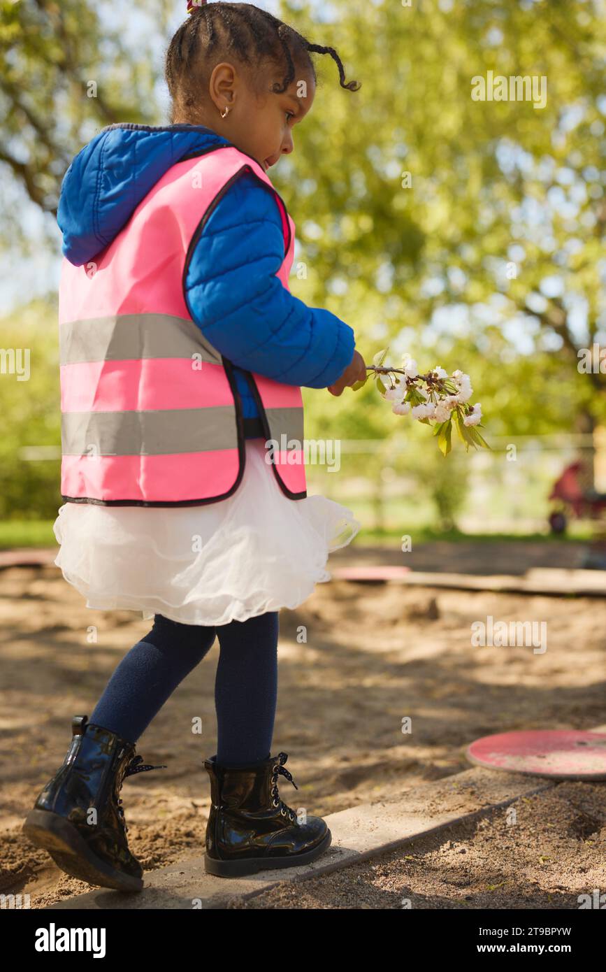Kid wearing reflective vest hi-res stock photography and images - Alamy