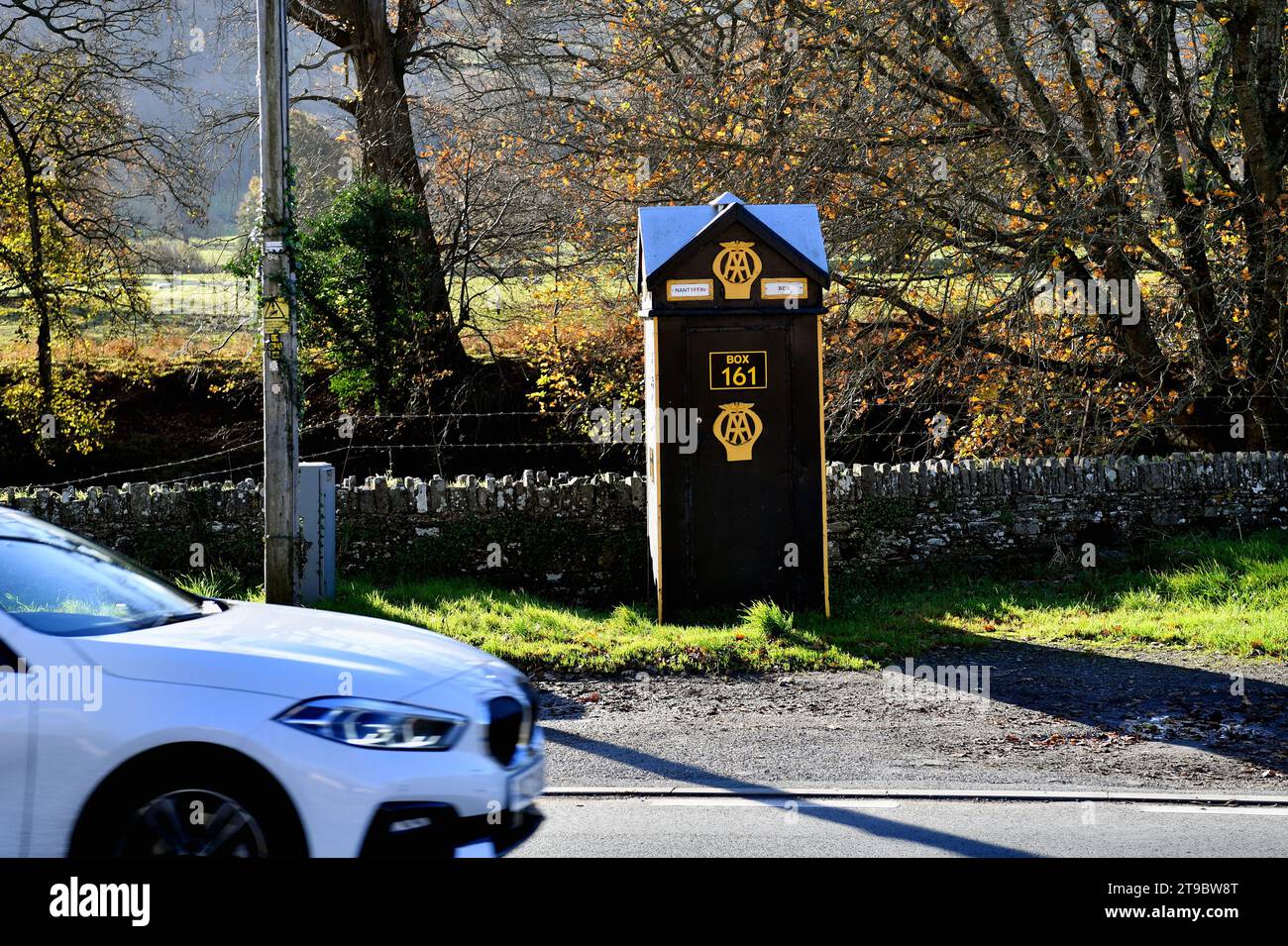 The AA (Automobile Association) Box 161 - a reminder of decades past ...