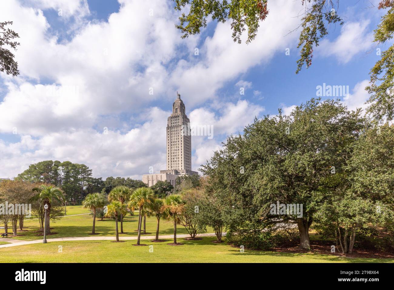 view to capitol tower of Louisiana from Lousiana Veterans memorial park ...
