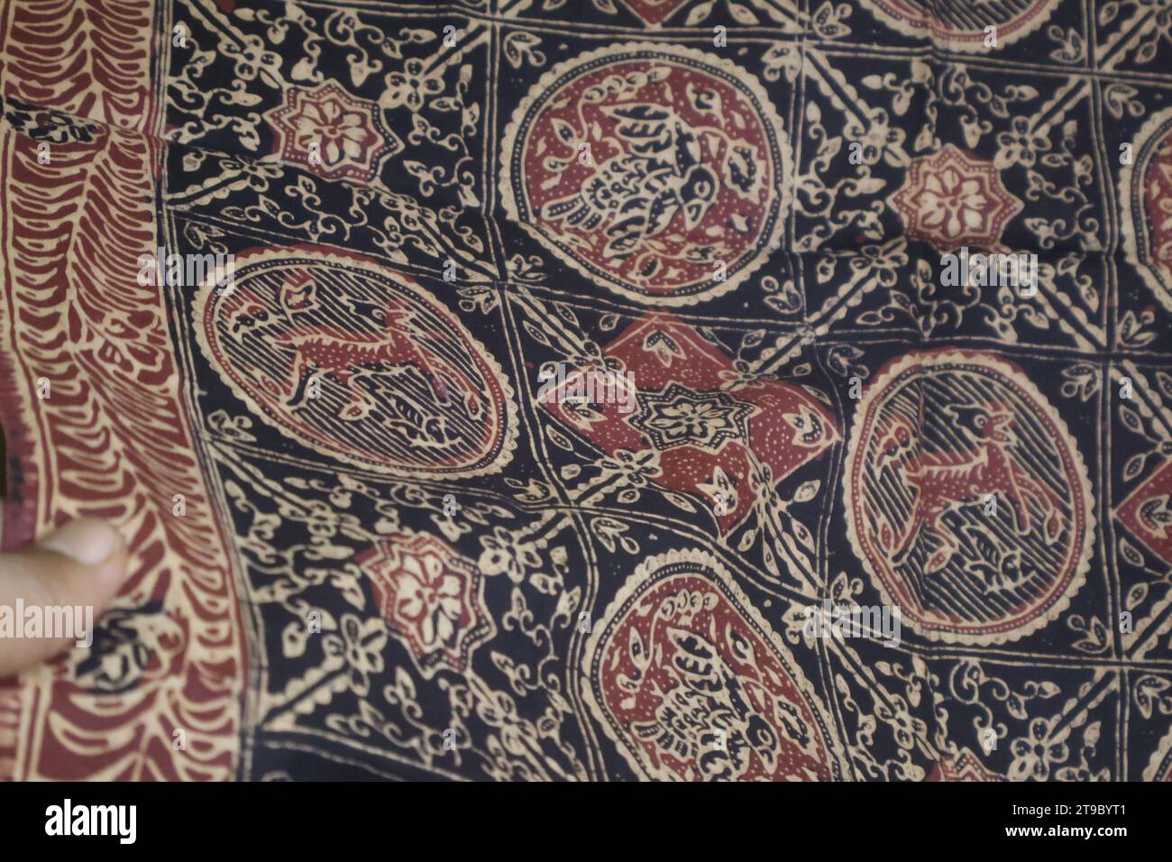 Indonesian cloth hi-res stock photography and images - Alamy