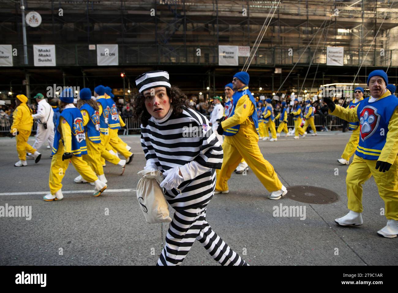 Cops and robbers hi-res stock photography and images - Alamy