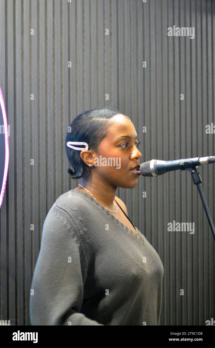 Record store chain hi-res stock photography and images - Alamy