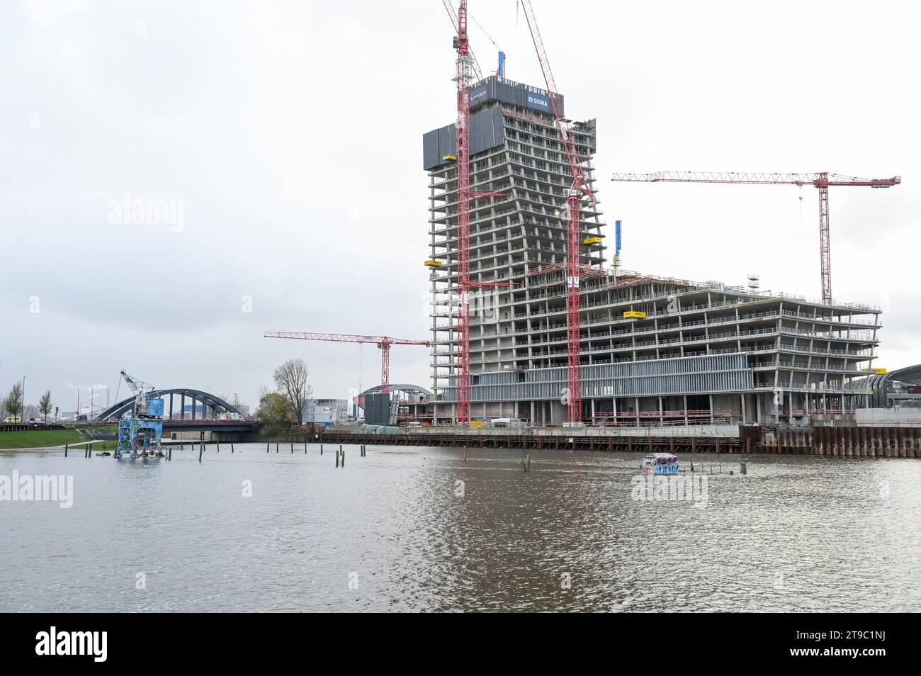 GERMANY, Hamburg, Harbour City, construction site of Elbtower of Signa ...