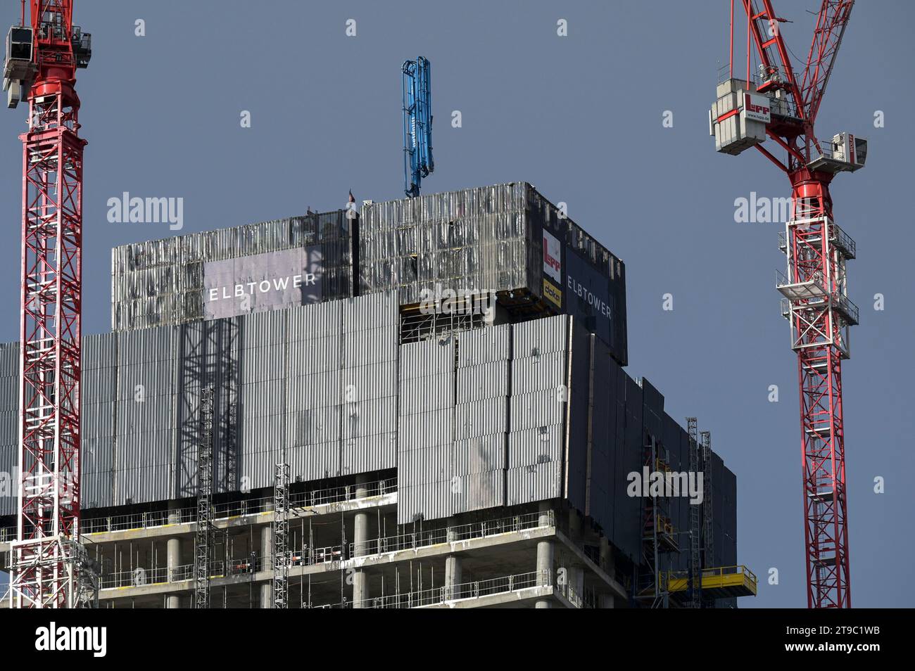 GERMANY, Hamburg, Harbour City, construction site of Elbtower of Signa ...