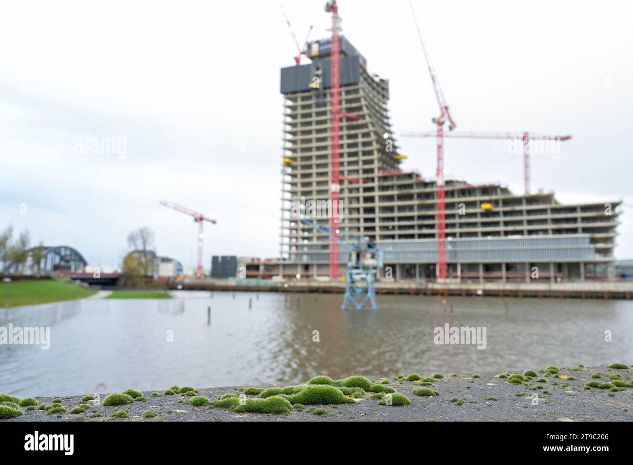 GERMANY, Hamburg, Harbour City, construction site of Elbtower of Signa ...