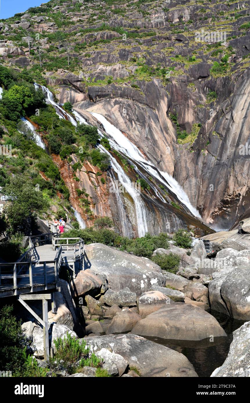 ézaro waterfall hi-res stock photography and images - Alamy