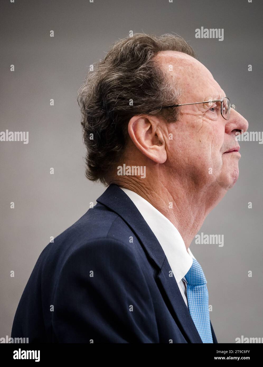 THE HAGUE - Explorer Gom van Strien explains his work. Van Strien was ...