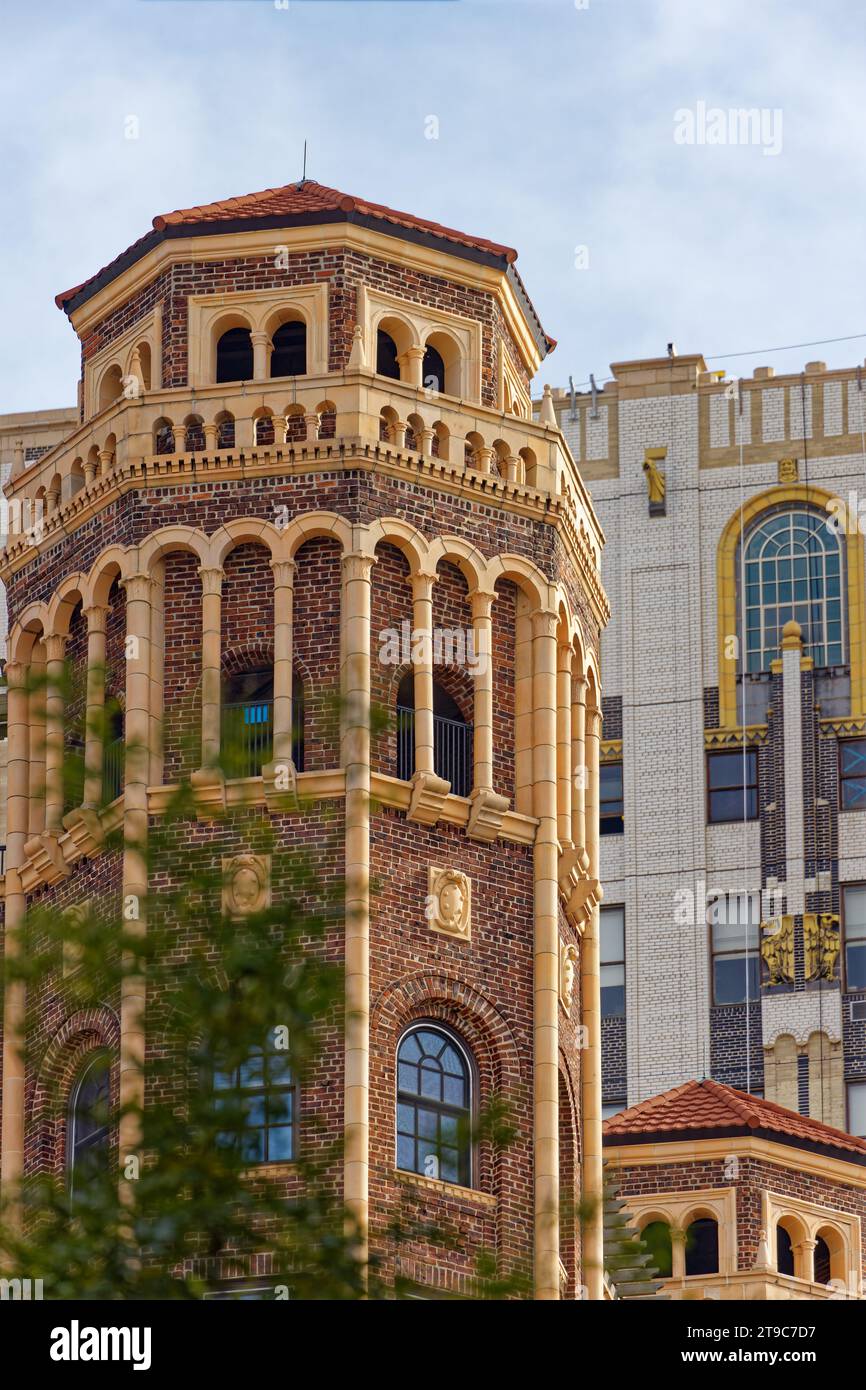Two Brooklyn Heights landmarks: The Watermark south towers (foreground ...
