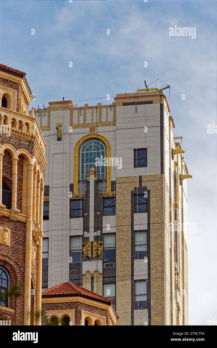 Two Brooklyn Heights landmarks: The Watermark south towers (foreground ...