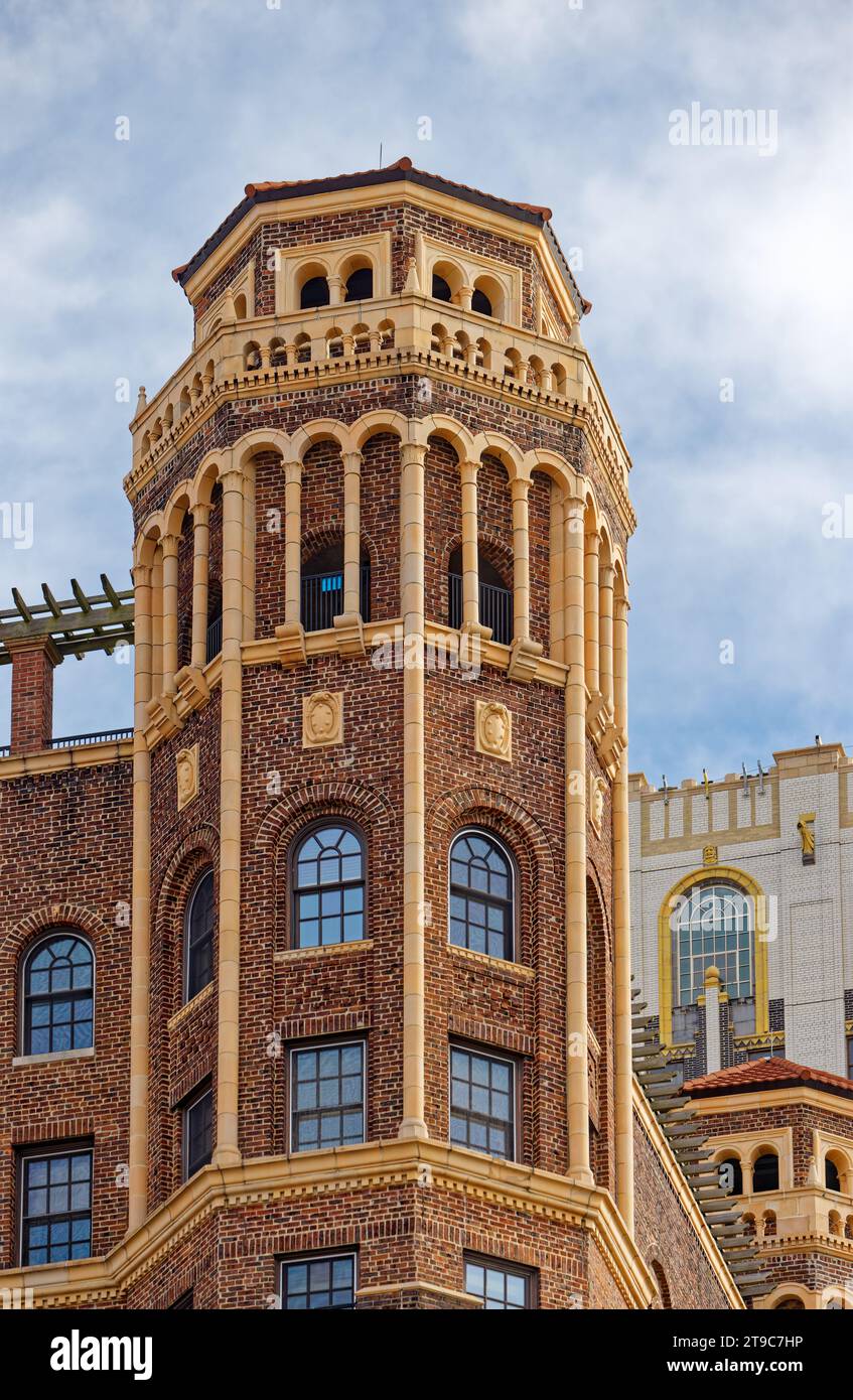 Two Brooklyn Heights landmarks: The Watermark south towers (foreground ...