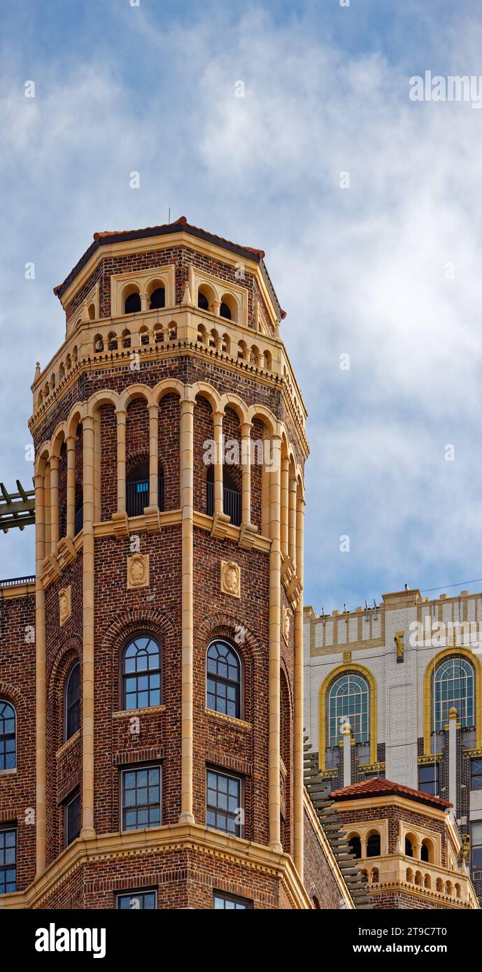Two Brooklyn Heights landmarks: The Watermark south towers (foreground ...