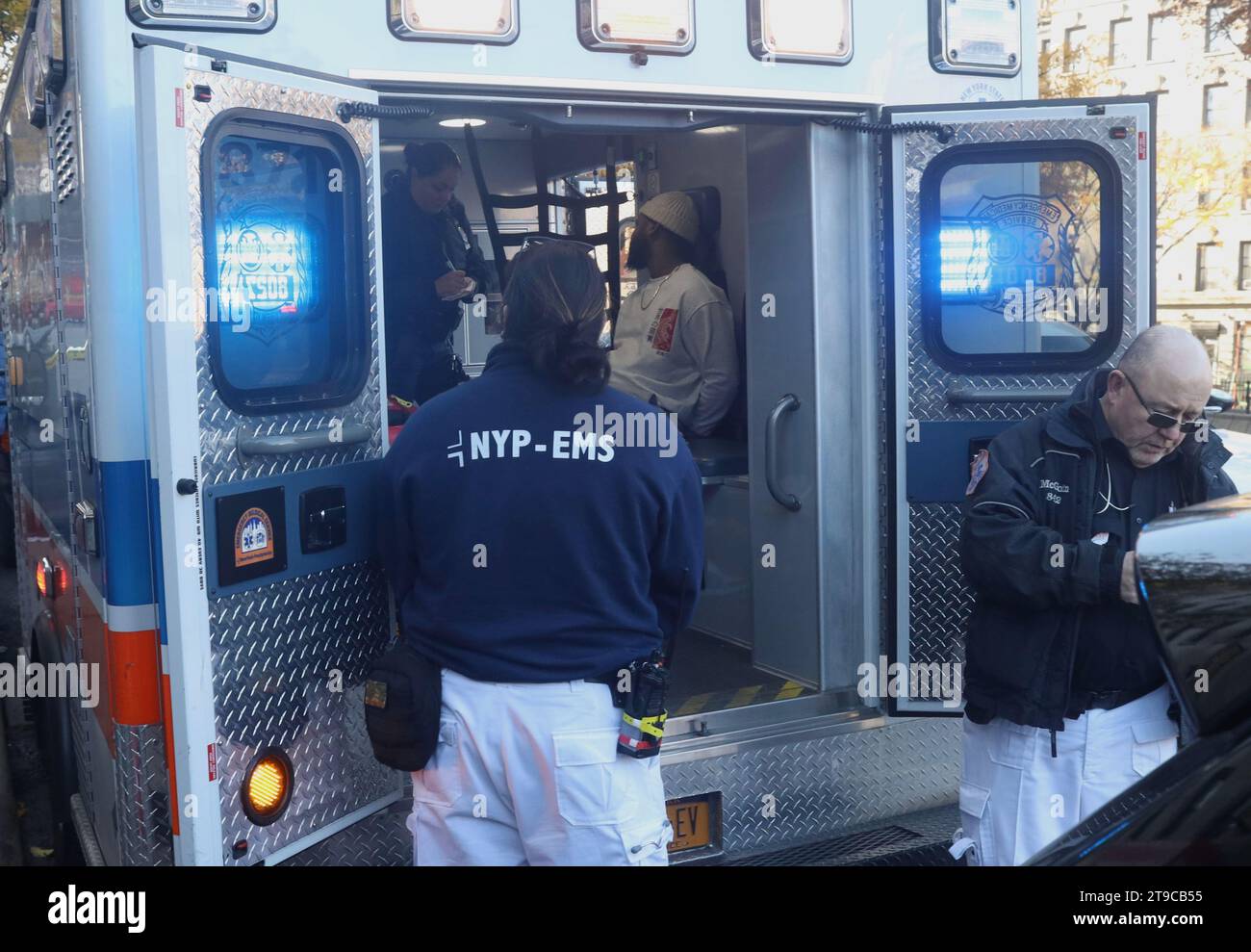 Police questioning driver hi-res stock photography and images - Alamy