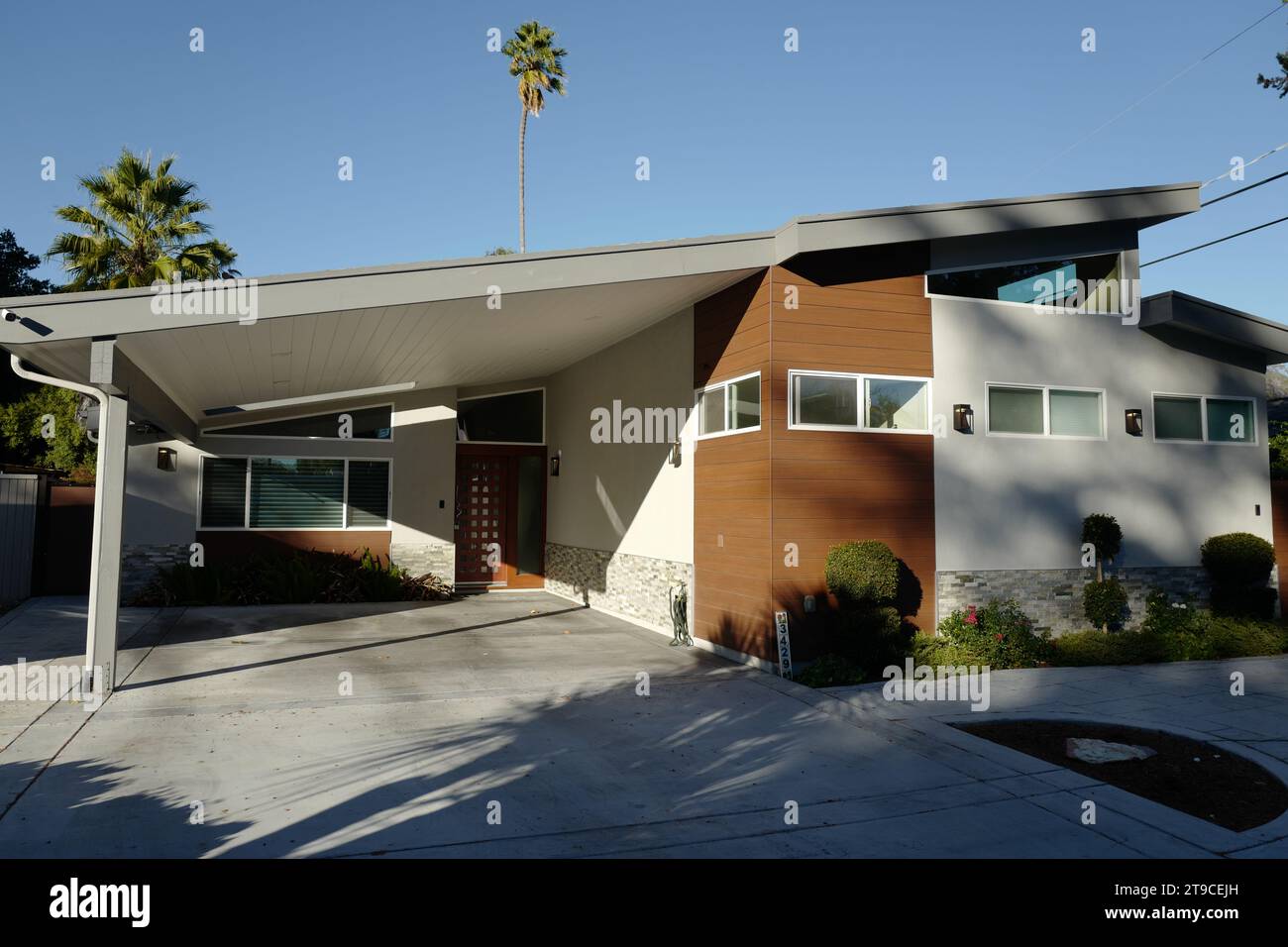 Slanted roof hi-res stock photography and images - Alamy