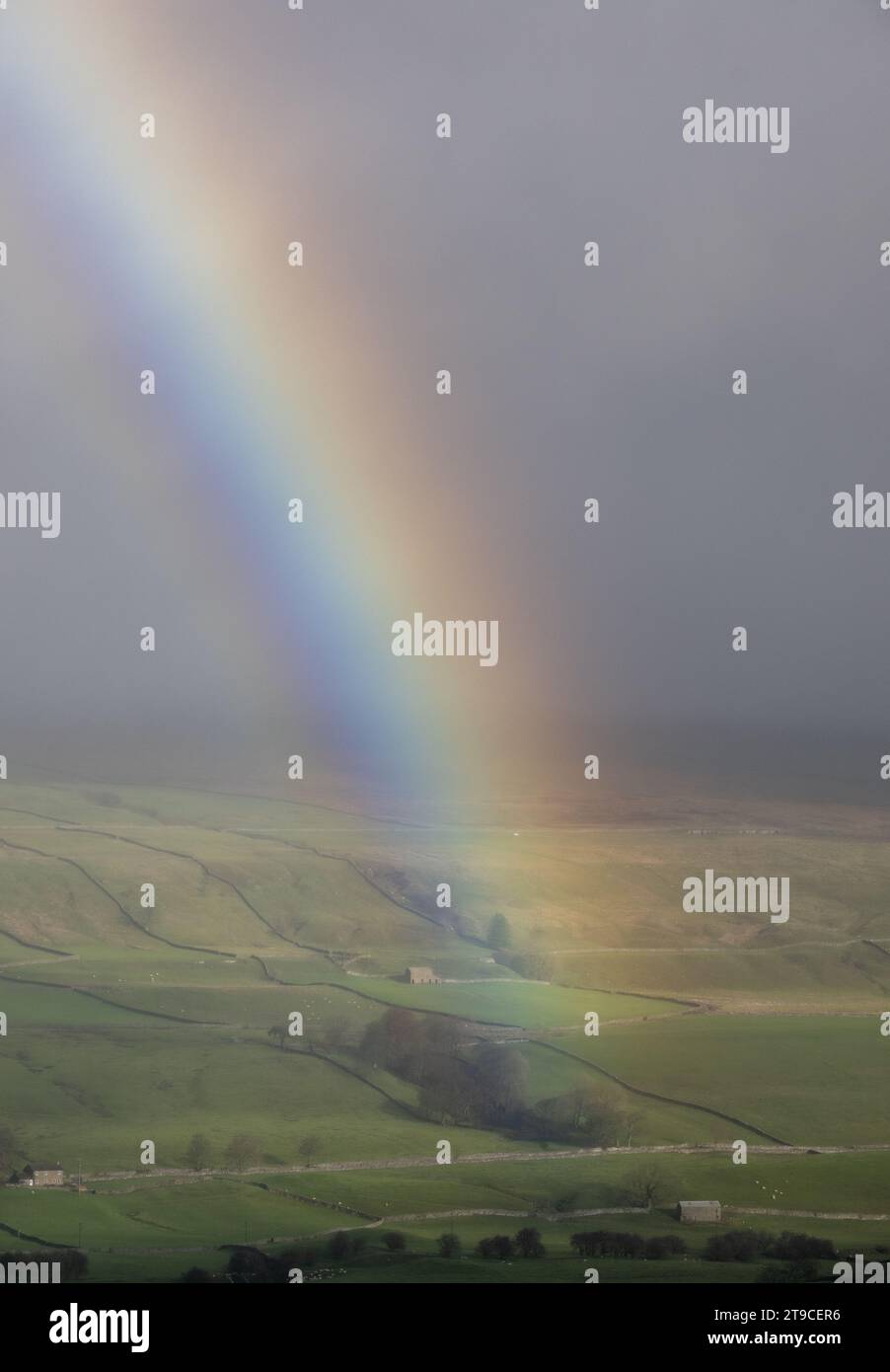 English rural landscape rain hi-res stock photography and images - Alamy