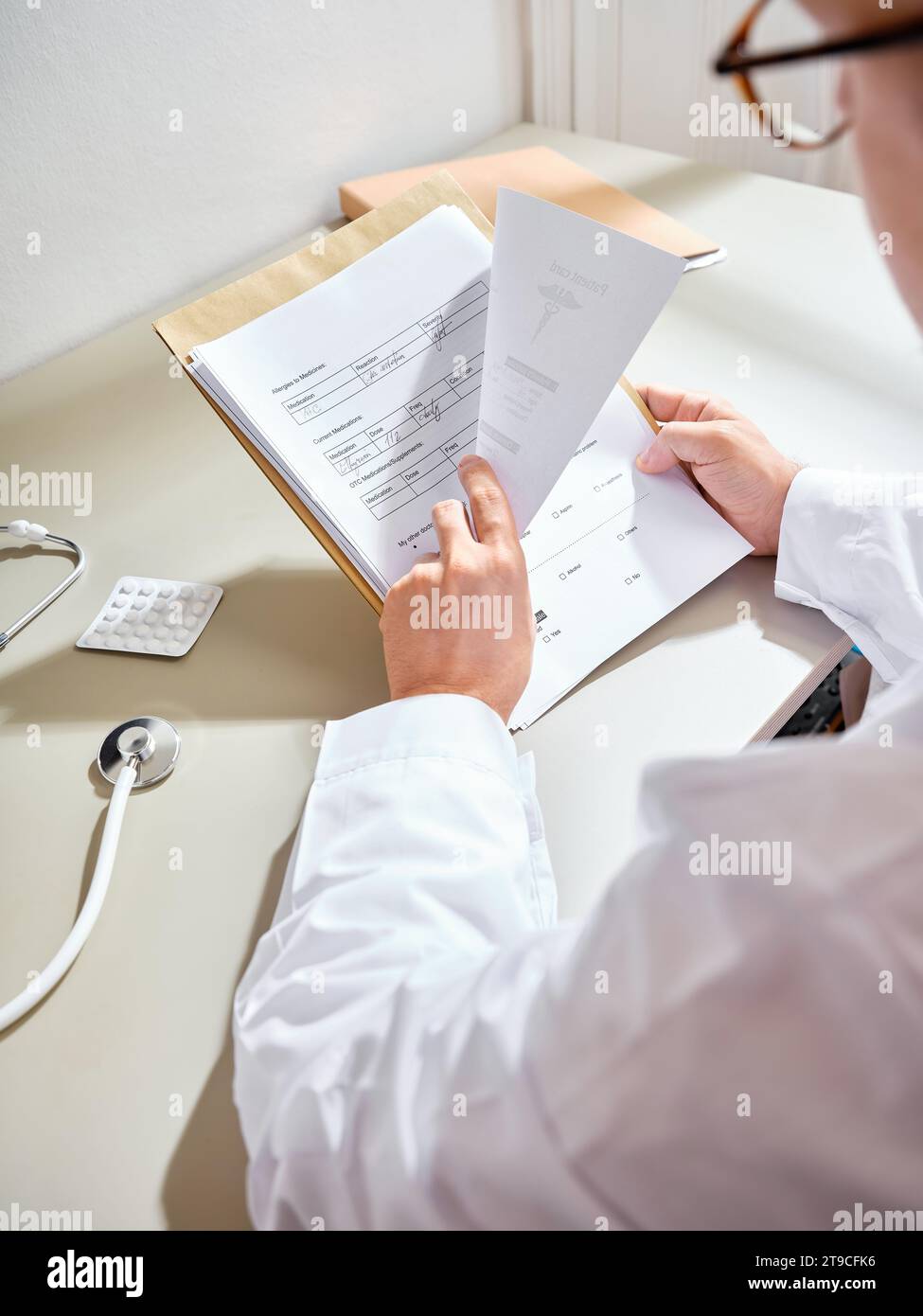 Patients in hospital faceless hi-res stock photography and images - Alamy