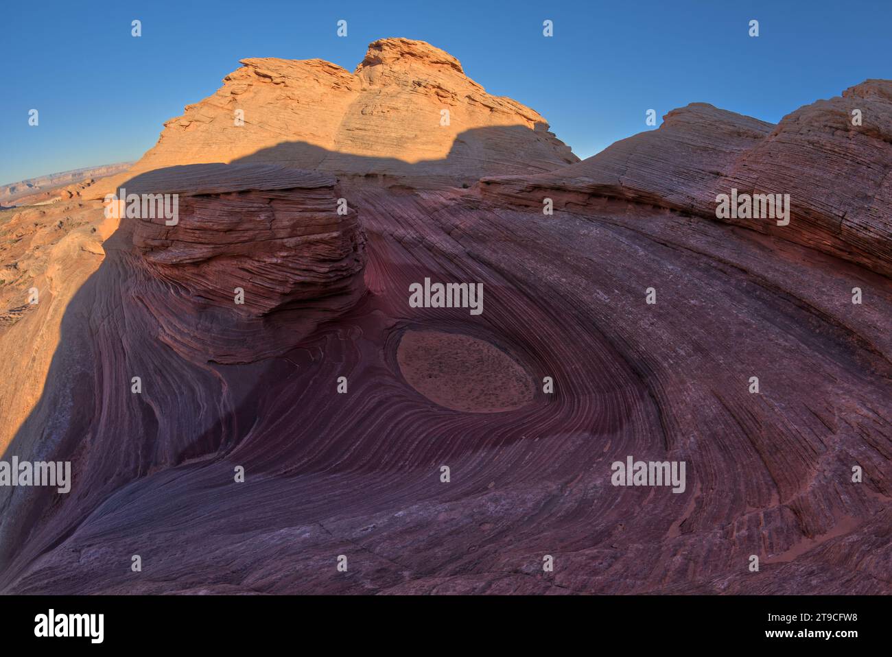 The west rock ridge of the New Wave along the Beehive Trail in the Glen ...