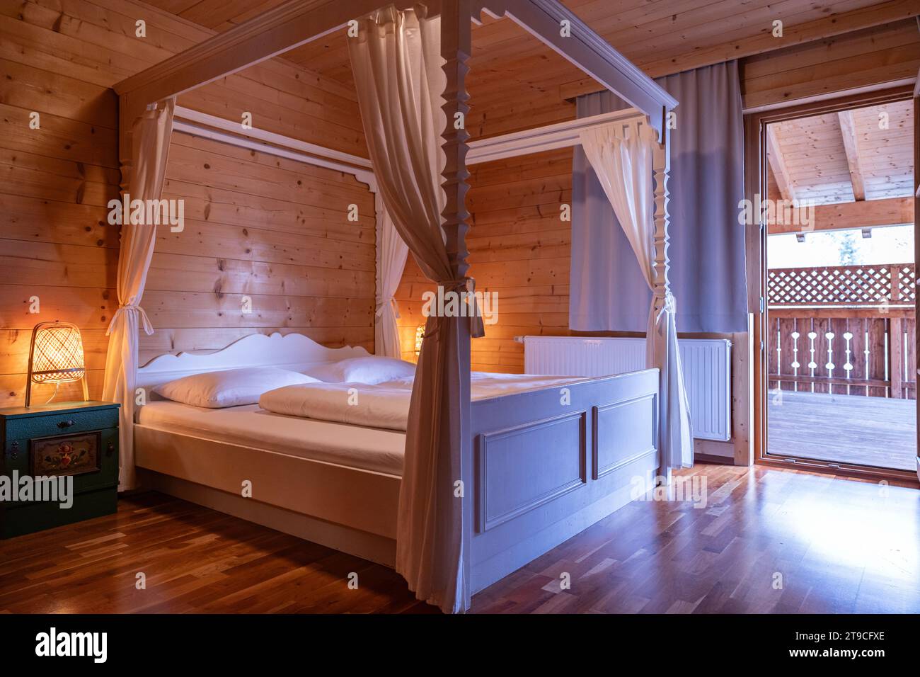 General plan of a bedroom in a hotel room with a double bed and a ...