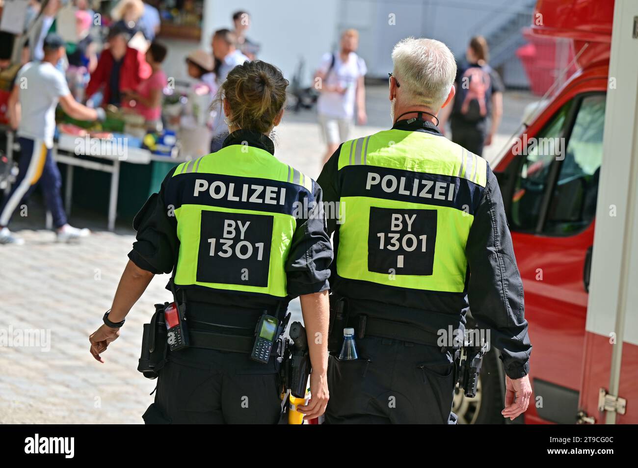 German female police officer hi-res stock photography and images - Alamy