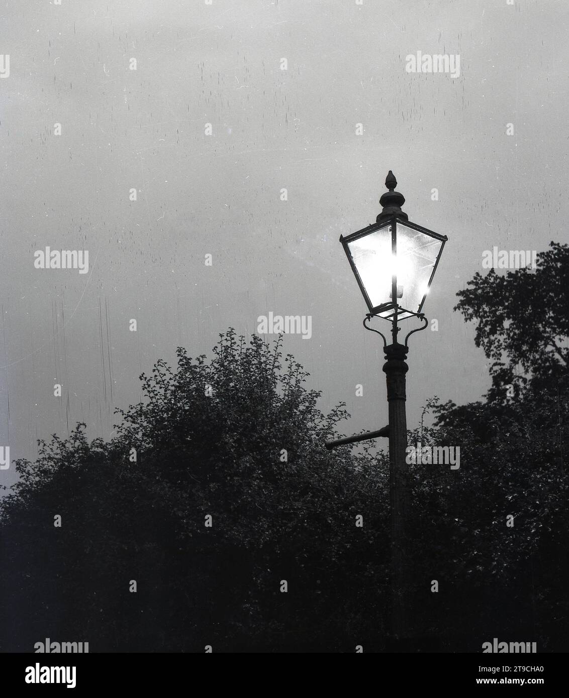 Victorian street light hi-res stock photography and images - Alamy