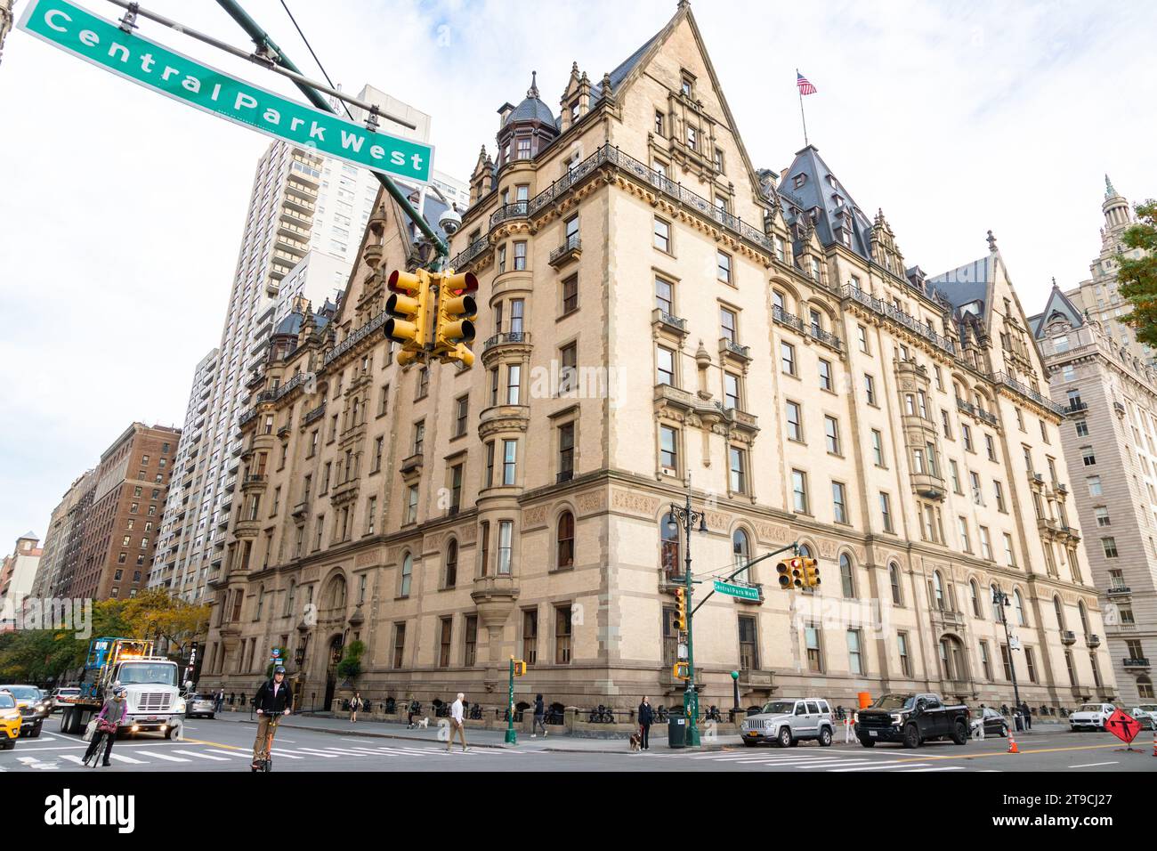 Dakota Building, Central Park West and 72nd Street, Manhattan, New York ...