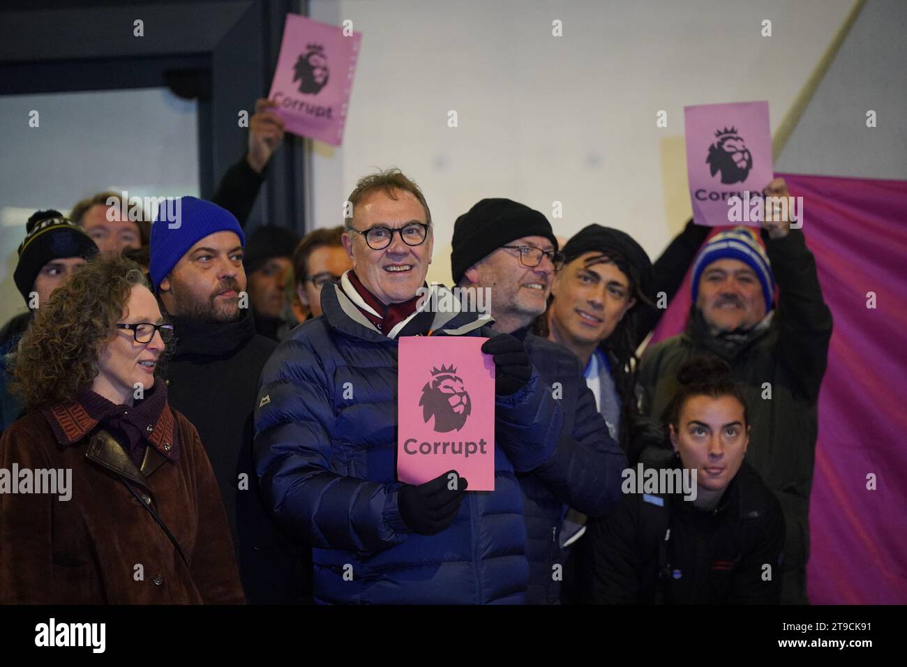 Everton fans protest outside the Premier League headquarters in London ...