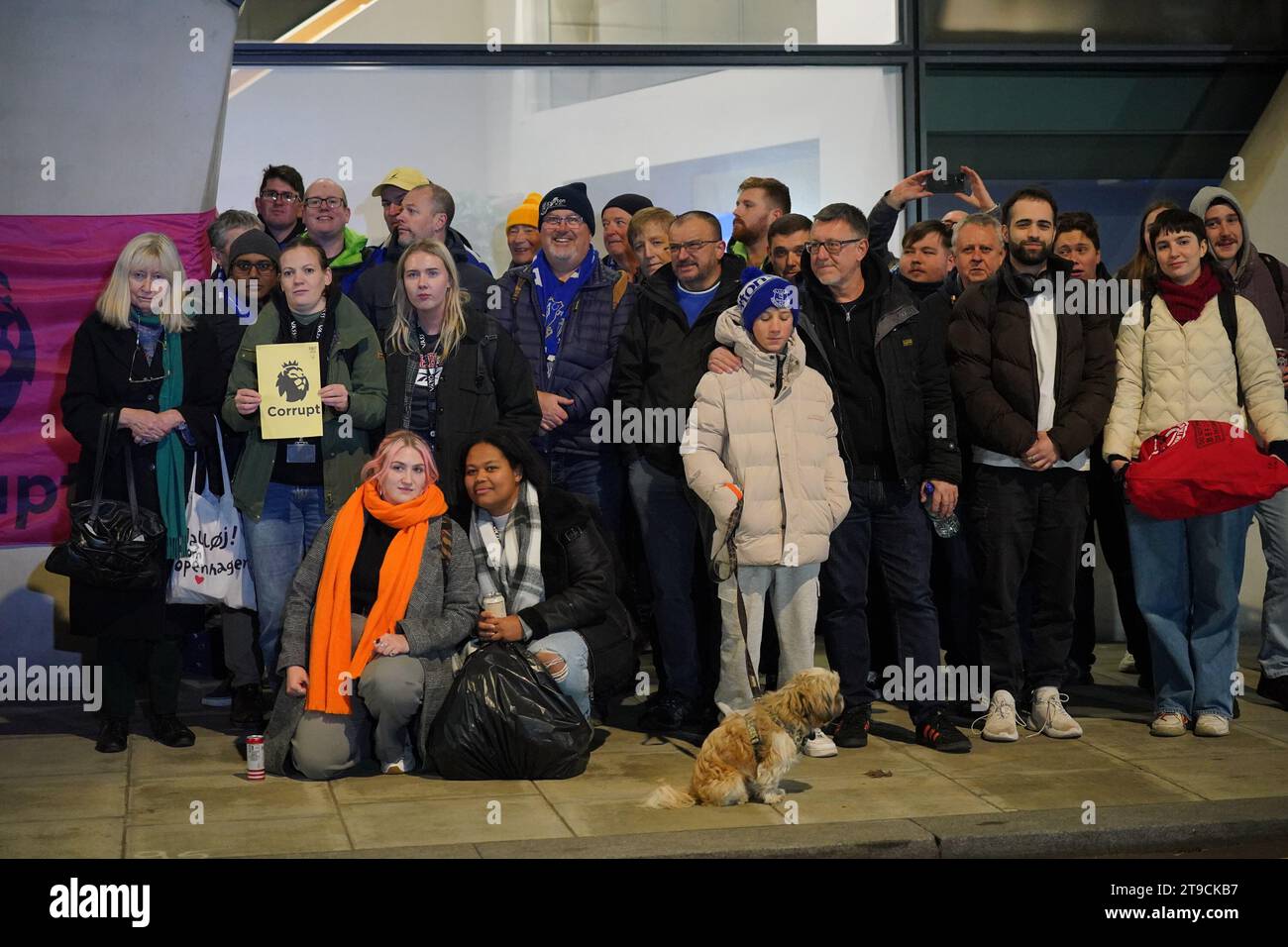 Everton fans protest outside the Premier League headquarters in London ...