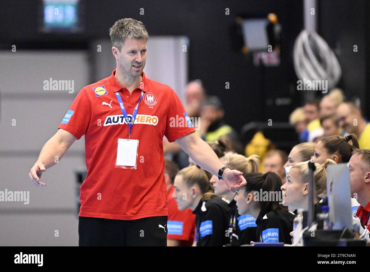 Germany's coach Markus Gaugisch during a women's friendly handball ...