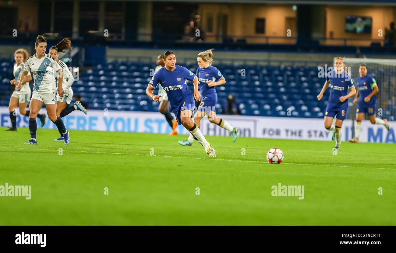 Chelsea fc women hi-res stock photography and images - Alamy