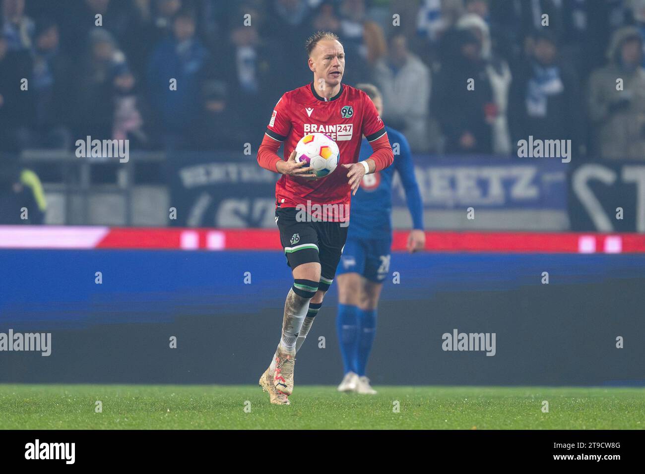 Hanover, Germany. 24th Nov, 2023. Soccer: Bundesliga 2, Hannover 96 ...