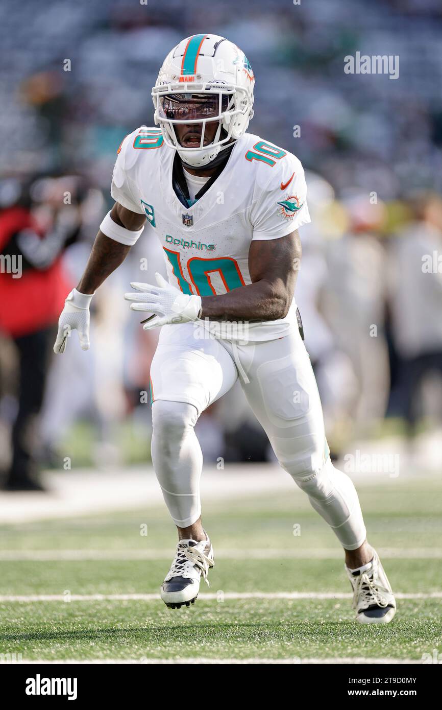 Miami Dolphins wide receiver Tyreek Hill (10) warms up before playing ...