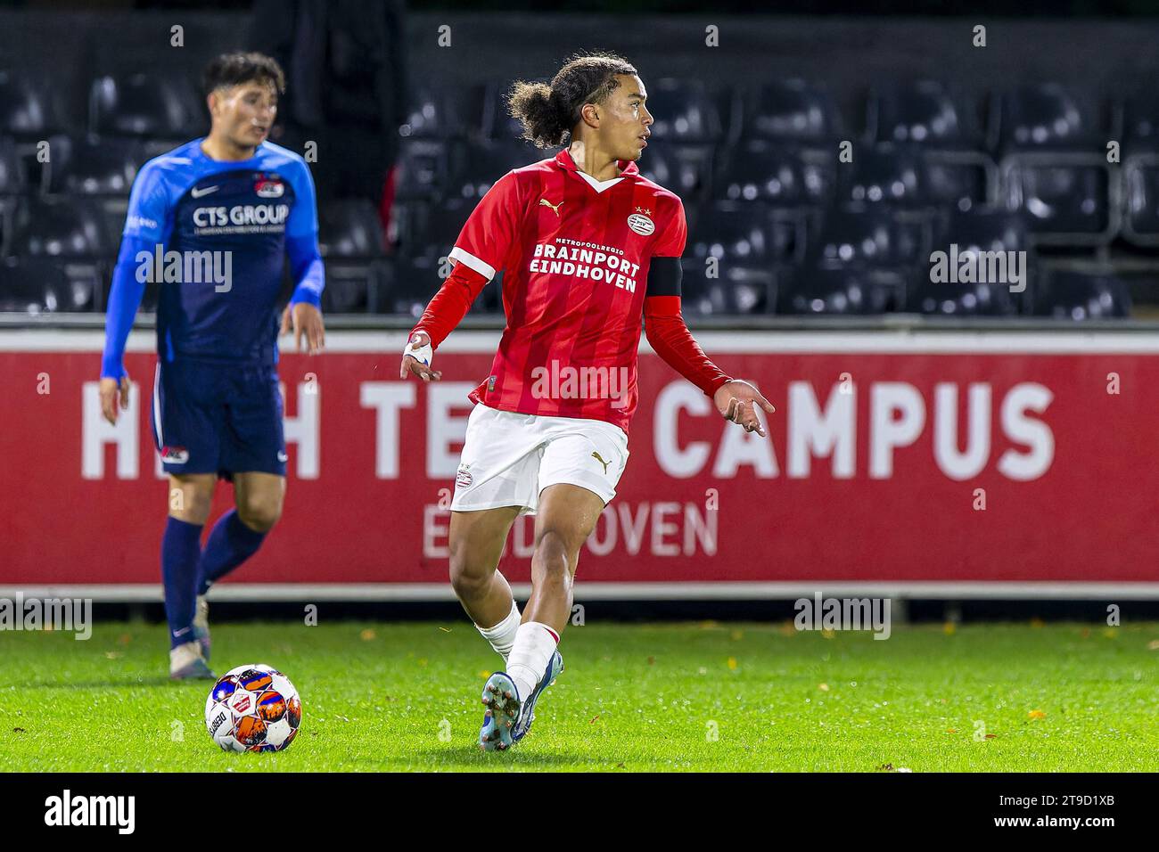 Eindhoven, Netherlands. 24th Nov, 2023. EINDHOVEN, 24-11-2023, PSV ...