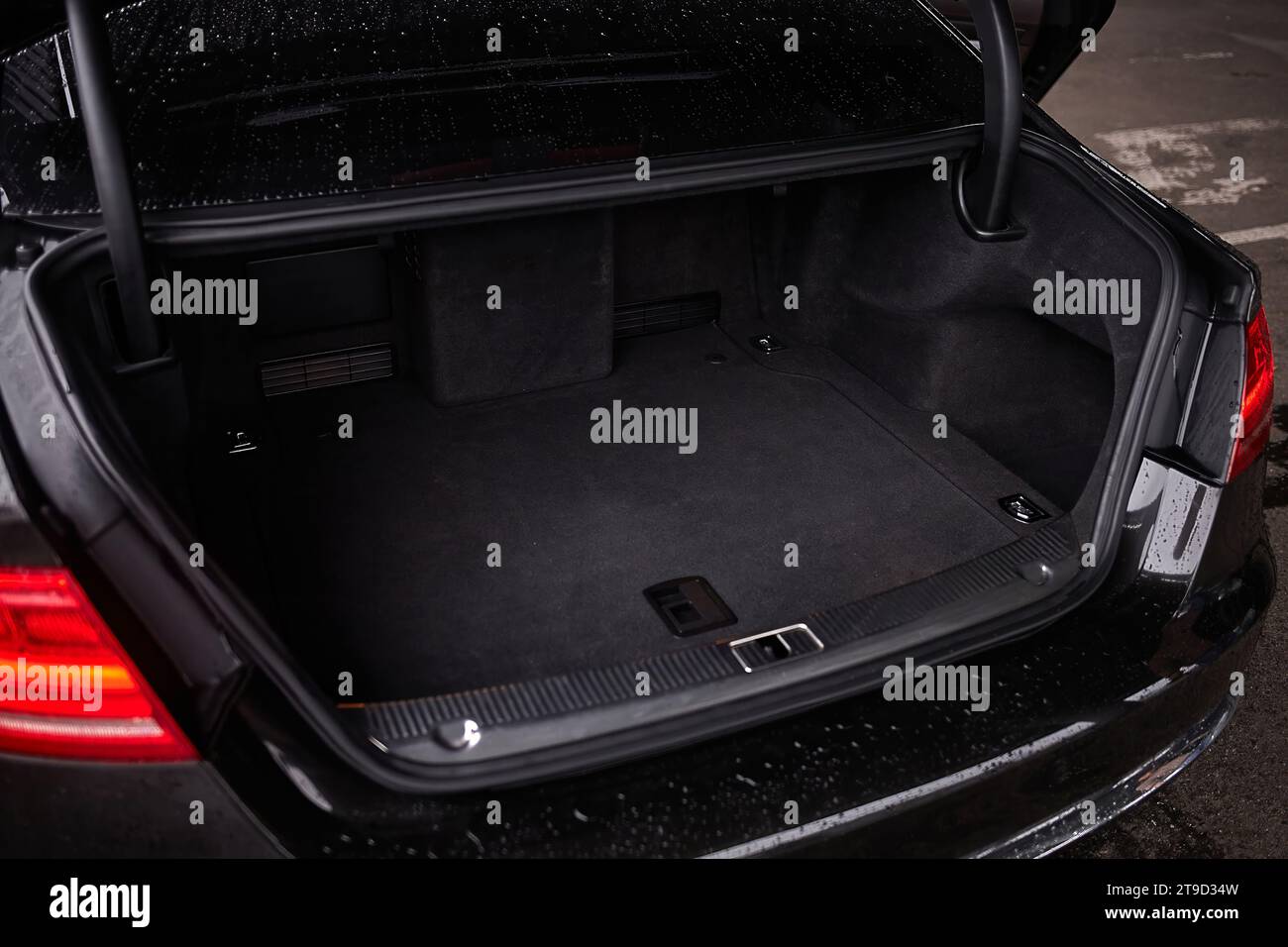 Empty car park close hi-res stock photography and images - Alamy