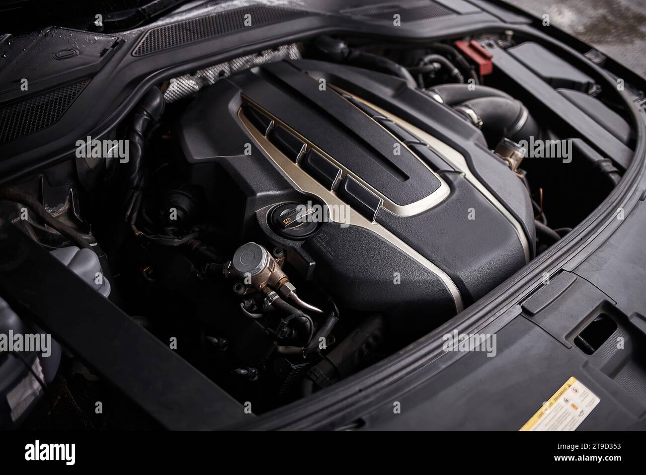 Open hood details engine hi-res stock photography and images - Alamy