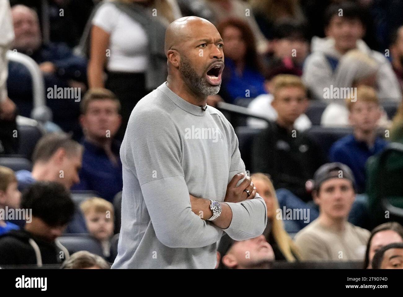 Orlando Magic head coach Jamahl Mosley shouts to players on the court ...