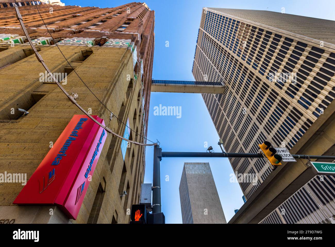 Bridge between two houses hi-res stock photography and images - Alamy