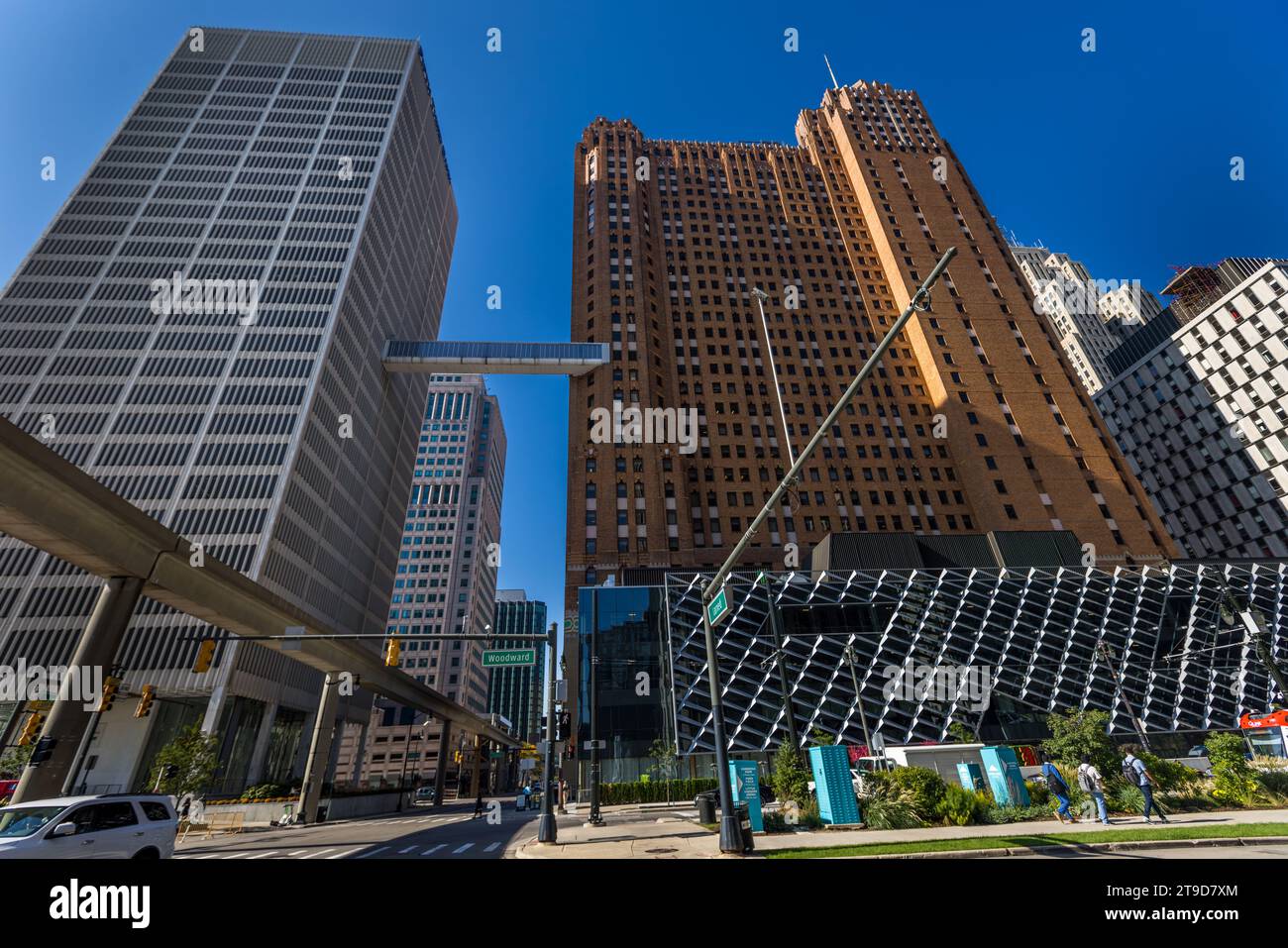 Bridge between two skyscrapers in Detroit, United States Stock Photo ...