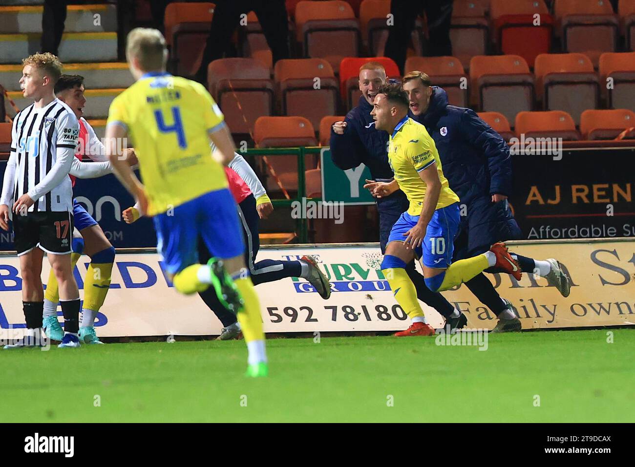 East End Park, Dunfermline, UK. 24th Nov, 2023. Scottish Cup Football ...